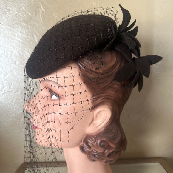 Accessories | Impressive 193s Tilt Felt Hat With Felt Flowers O Ring ...